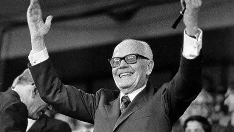 La storia di Sandro Pertini, il presidente “più amato dagli italiani”