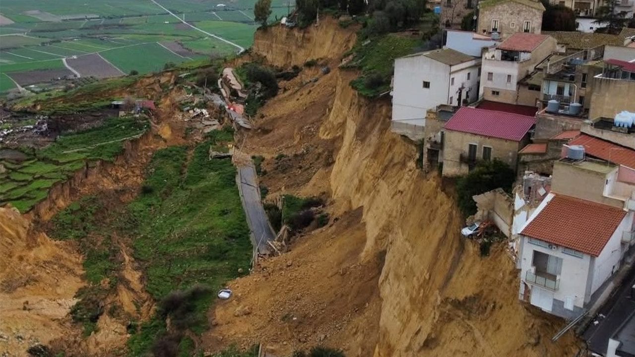 Cos’è successo con la frana di Niscemi in Sicilia e cos’è una frana da ...