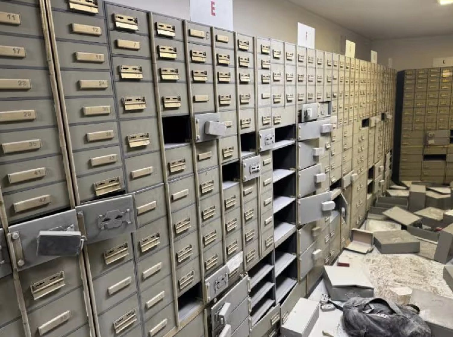 Rapina in banca a Napoli, come funzionano i sistemi di sicurezza della ...